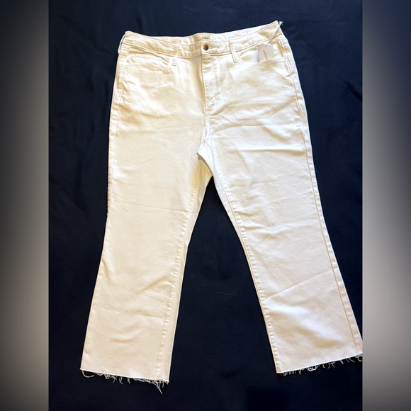 Universal Thread | Jeans | Universal Thread Ankle Bootcut White Jeans ...